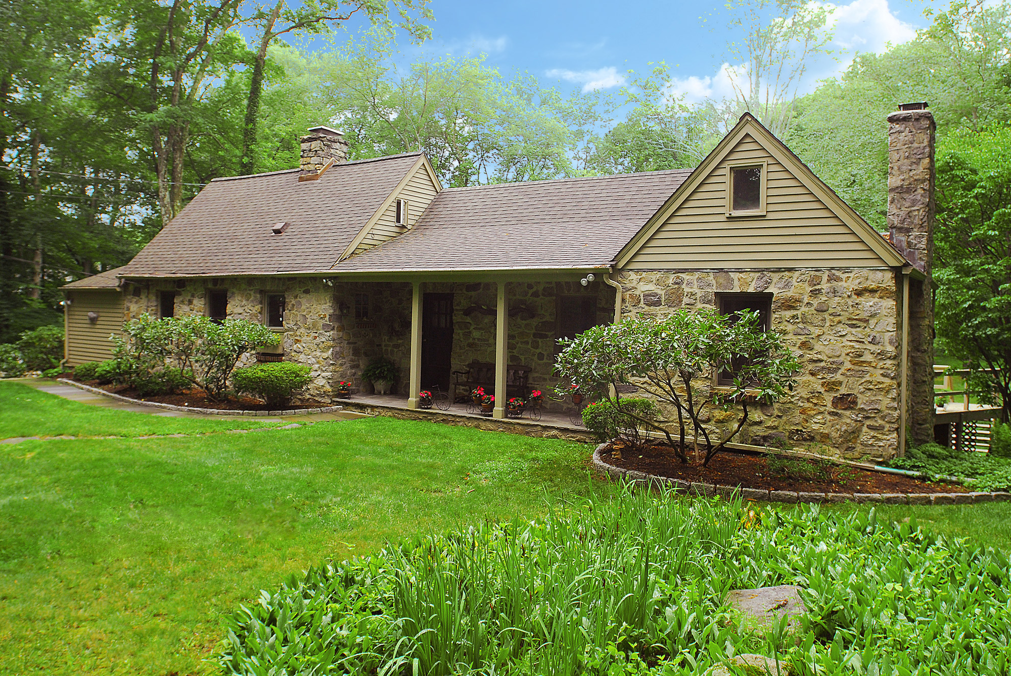 On the market: Stone house a solid example of Frazier Peters’ design