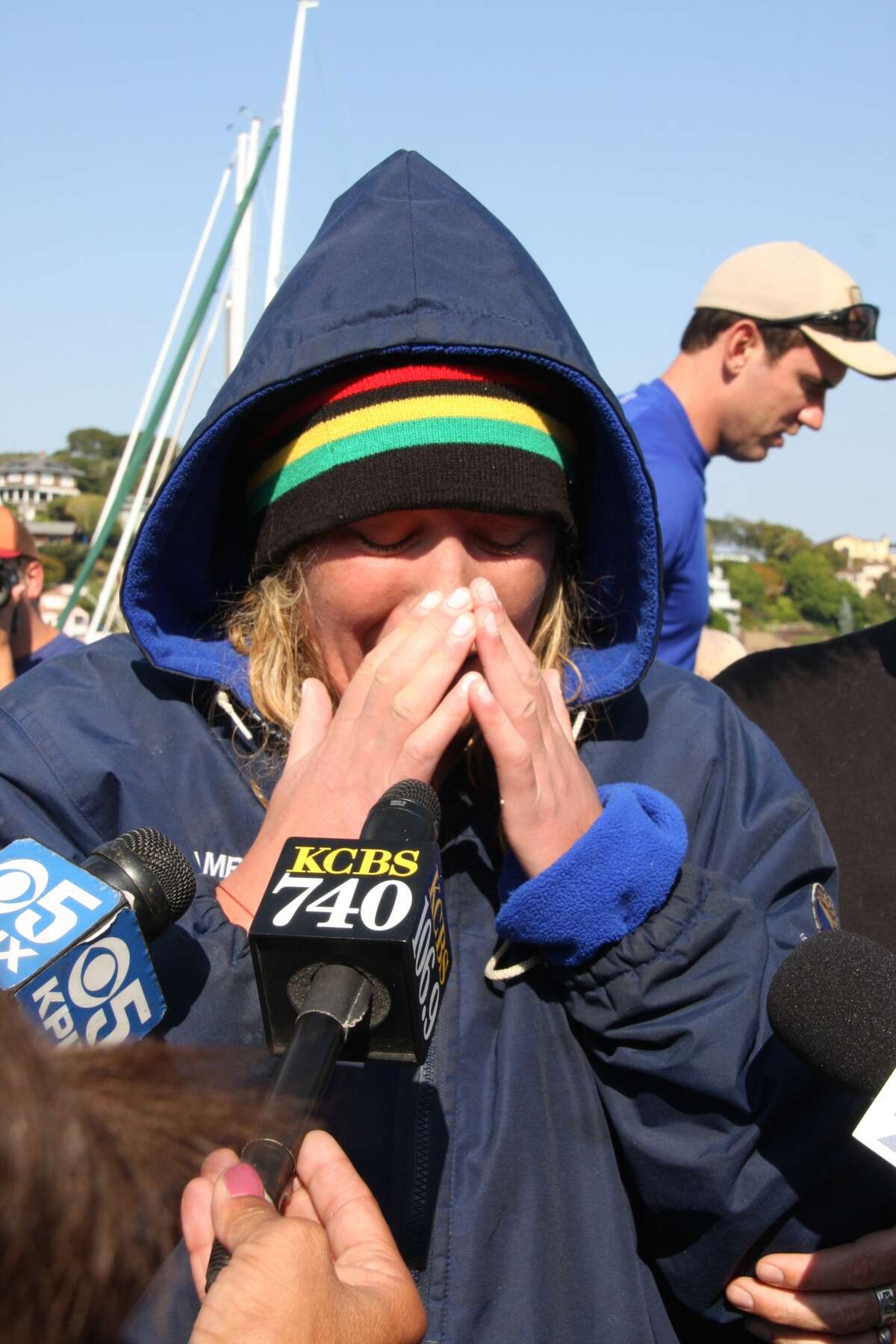 Kim Chambers successfully swims from Farallon Islands to San Francisco