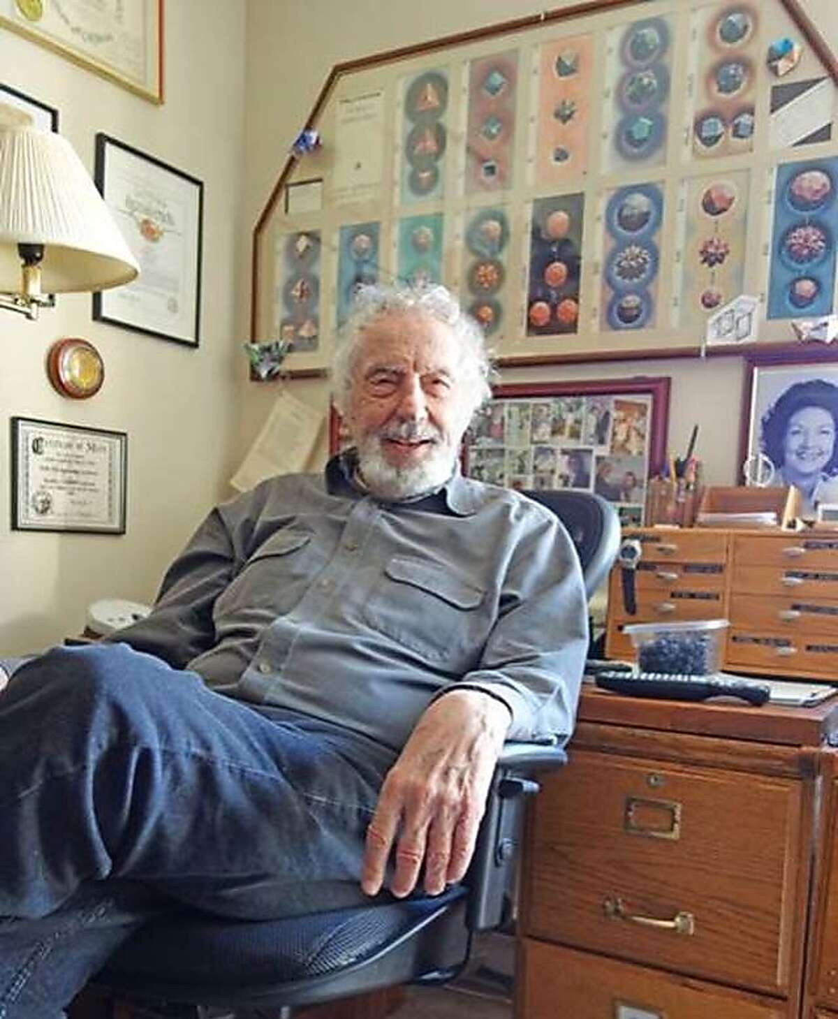 Art Finley, media veteran and local TV’s Mayor Art, dies