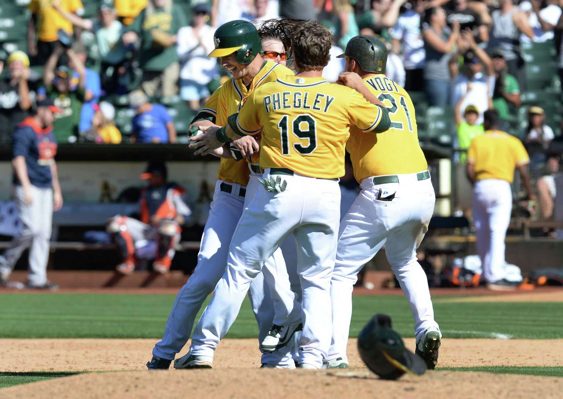 A’s blow lead, then Valencia’s hit caps comeback against Astros