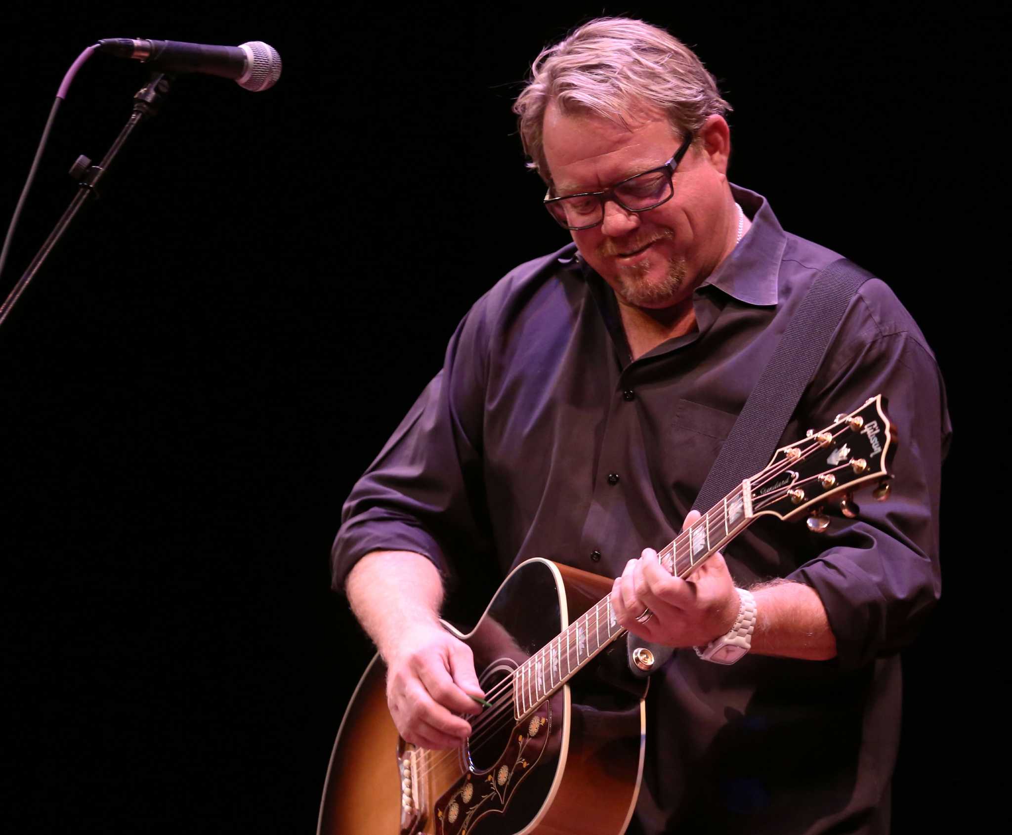 Riding waves and coming home: Pat Green's Galveston concert