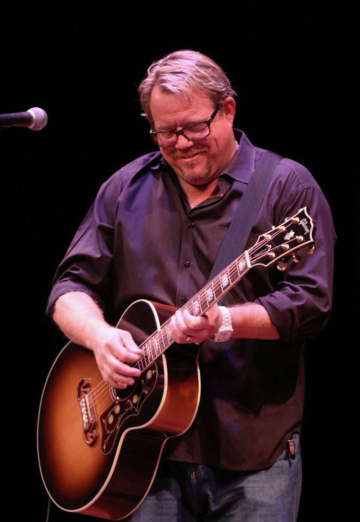 Riding waves and coming home: Pat Green's Galveston concert