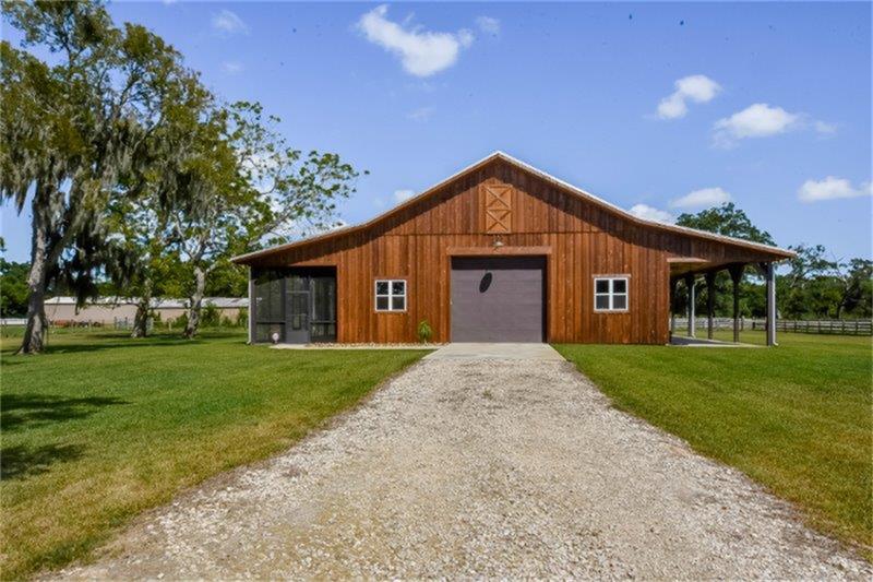 Modern barn-style ranch for sale in Texas