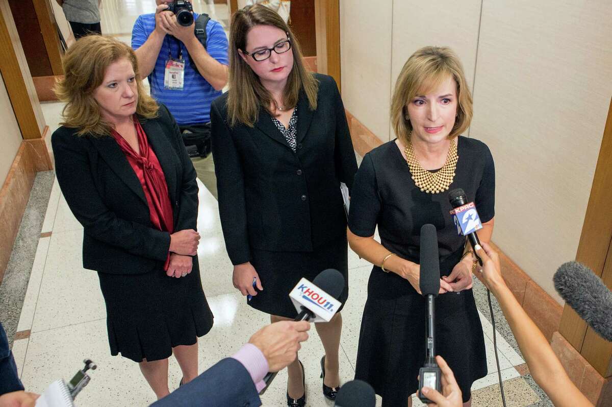 8 killed in shooting on Falling Oaks Road in NW Harris County