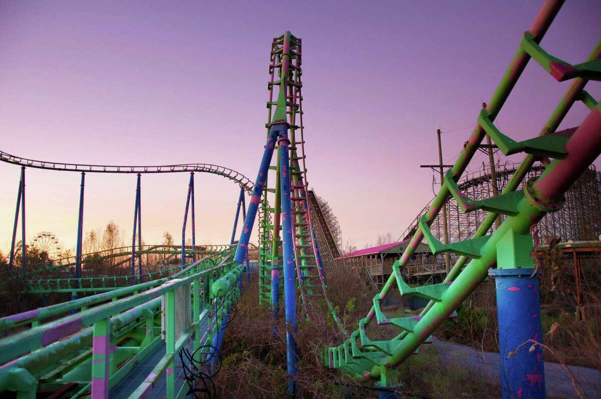 Photos show desolate, abandoned Six Flags New Orleans 10 years after ...