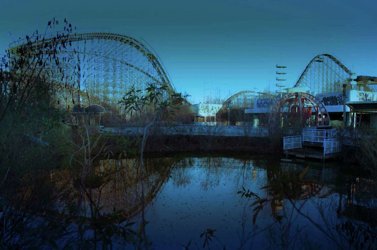 Looking back at the now-desolate Six Flags New Orleans 13 years after ...