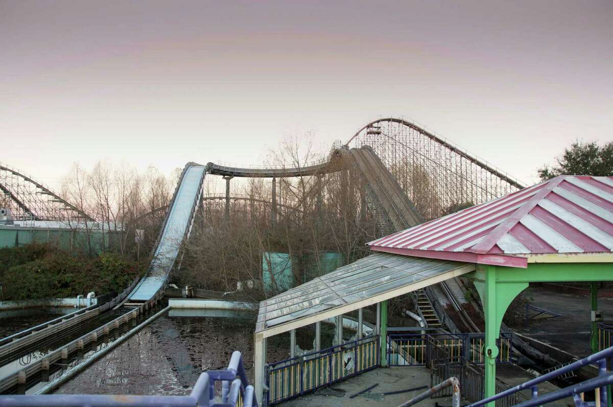 Photos show desolate, abandoned Six Flags New Orleans 10 years after ...