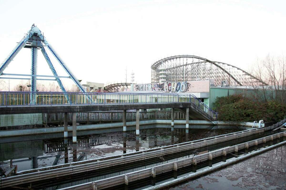Photos show desolate, abandoned Six Flags New Orleans 10 years after ...