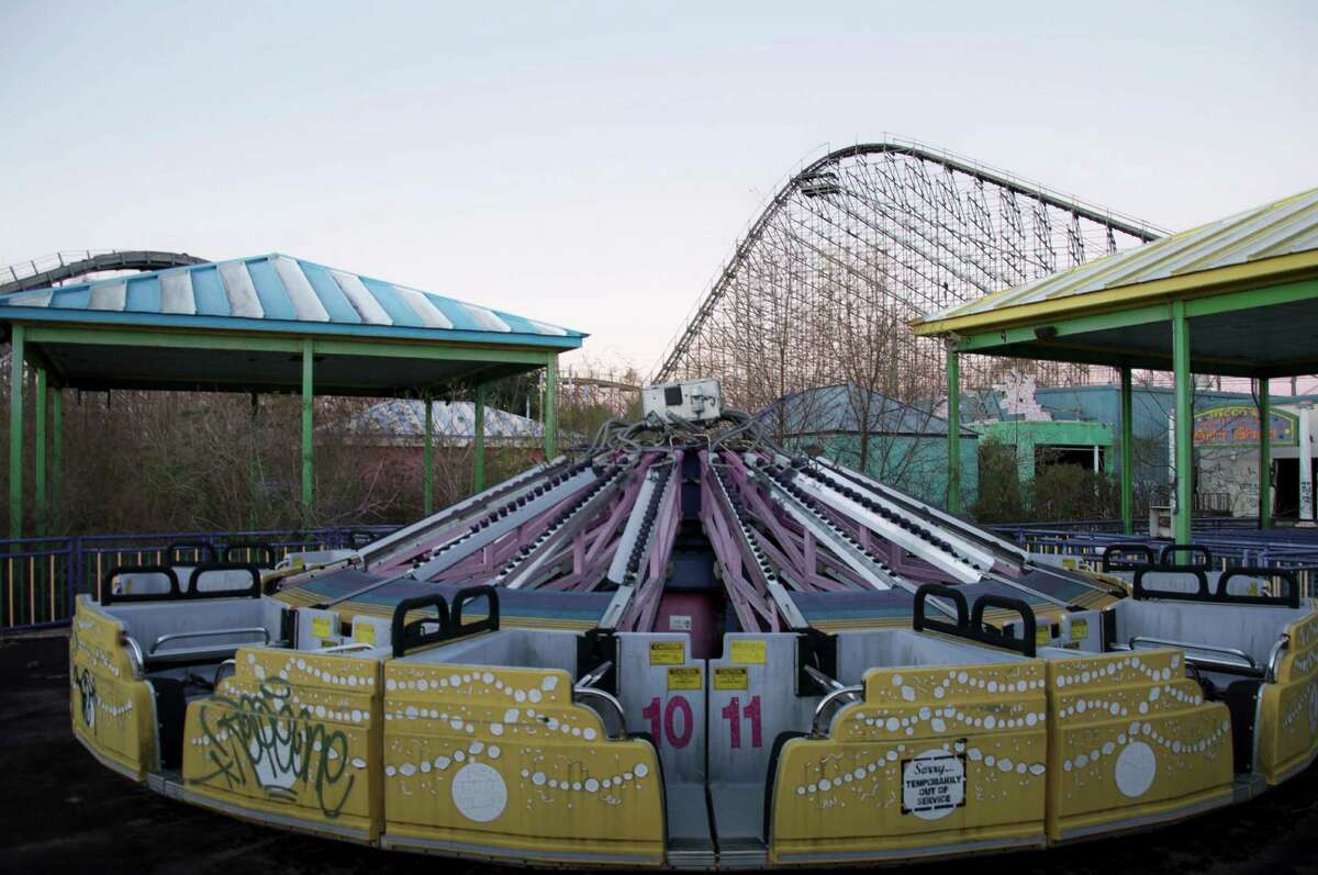 Photos show desolate, abandoned Six Flags New Orleans 10 years after ...
