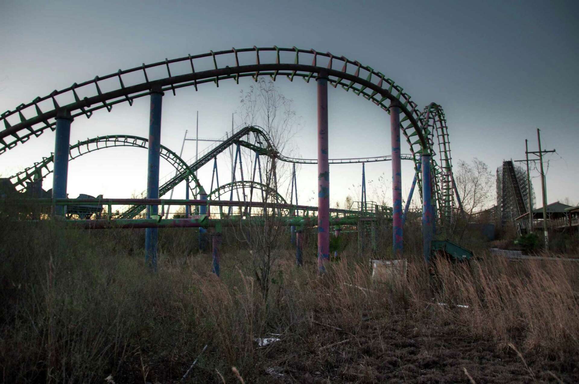 Looking back at the now-desolate Six Flags New Orleans 13 years after ...