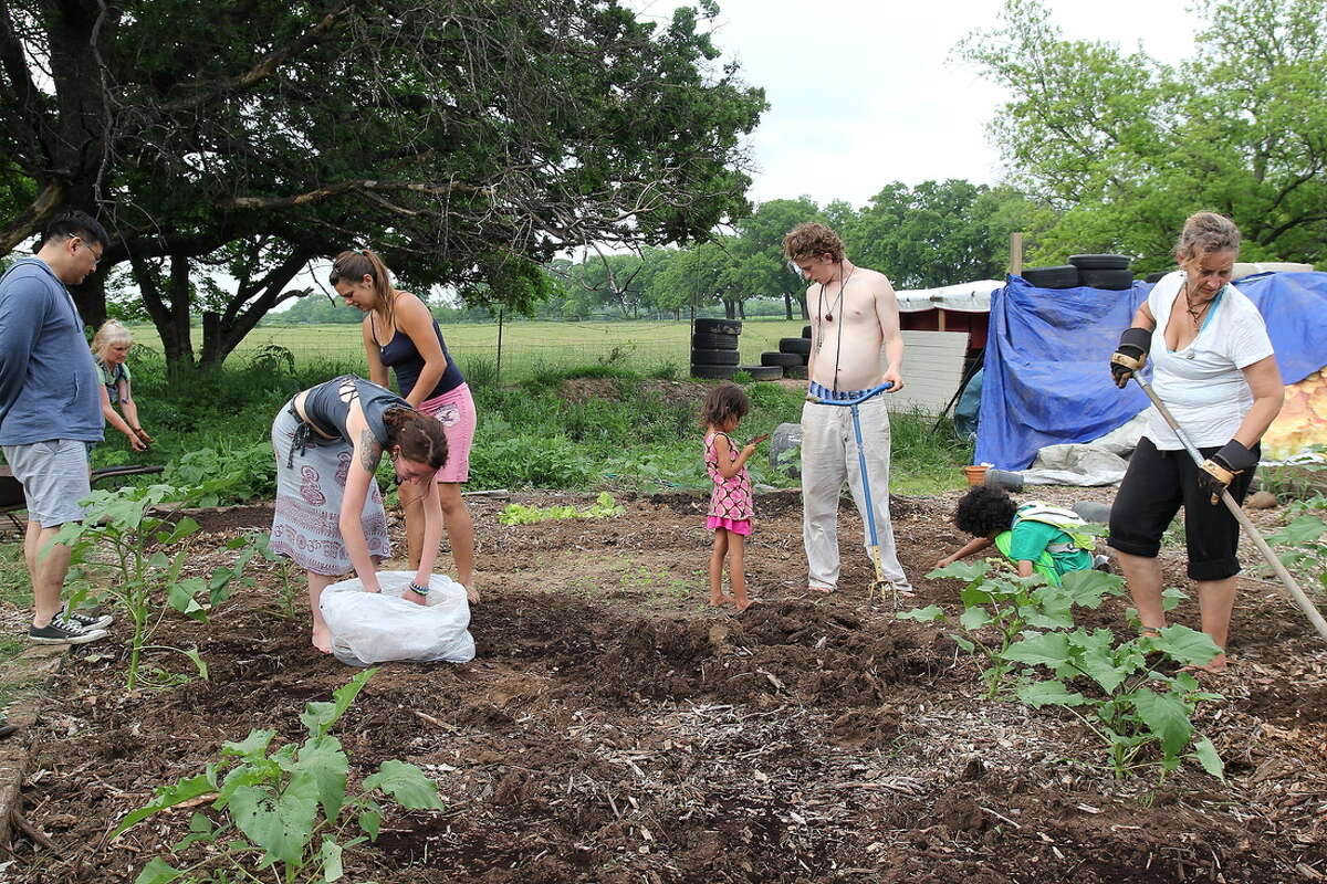 North Texas hippie commune sues over failed SWAT raid