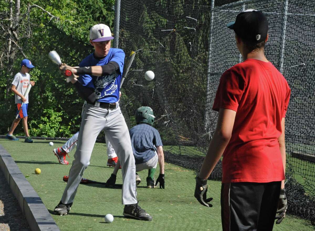Siena hosts baseball camp