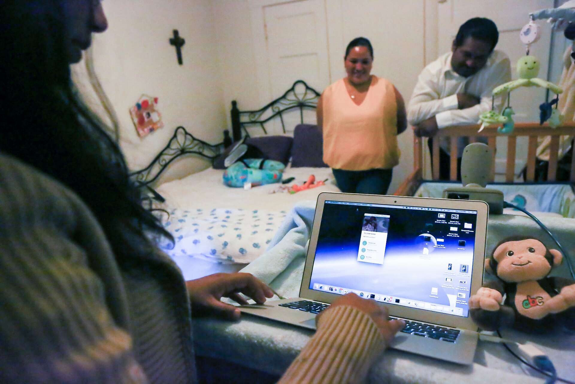 Baby monitor keeps watch on infant’s vital signs for parents