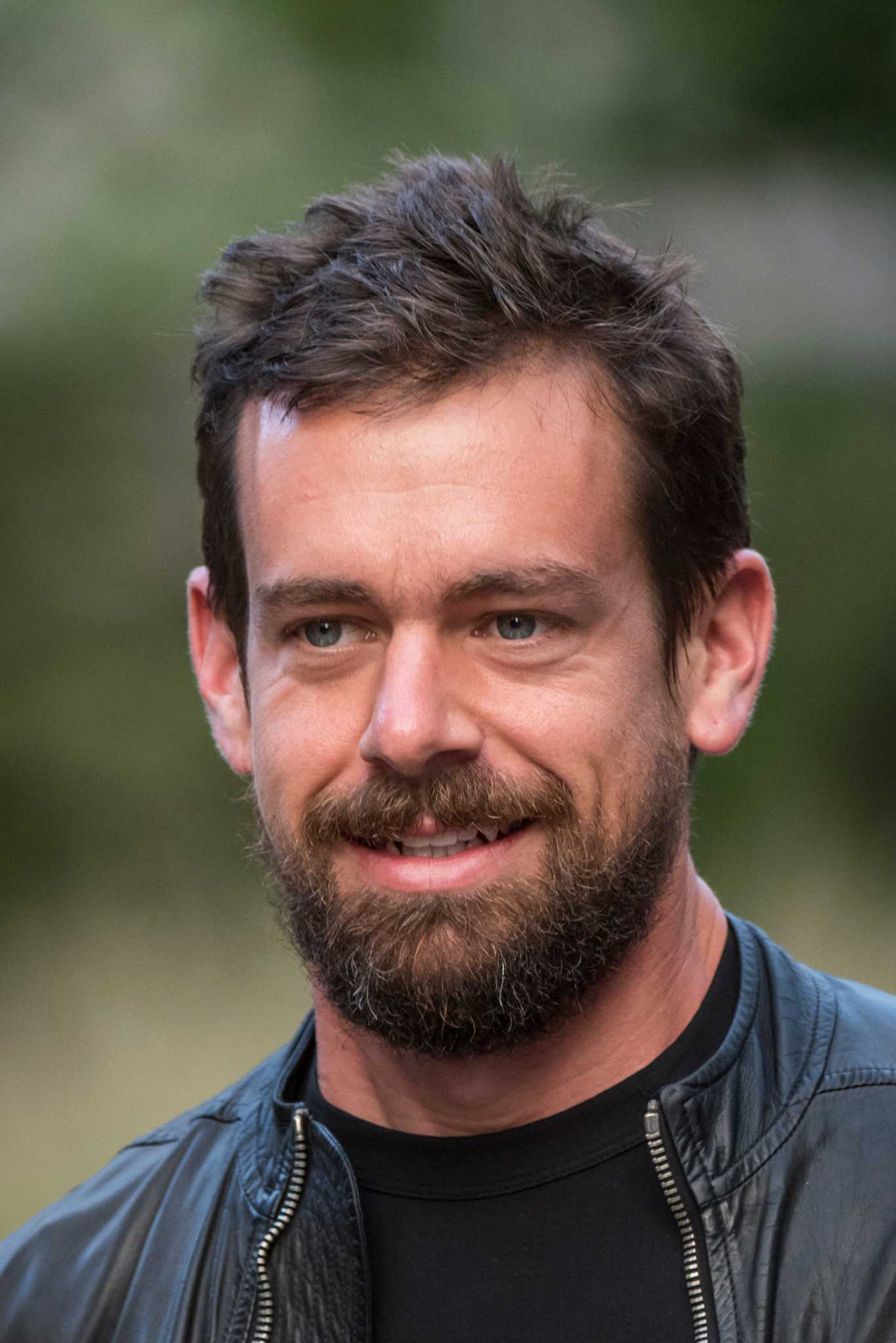 Twitter CEO's share purchase pales in comparison with stock sales
