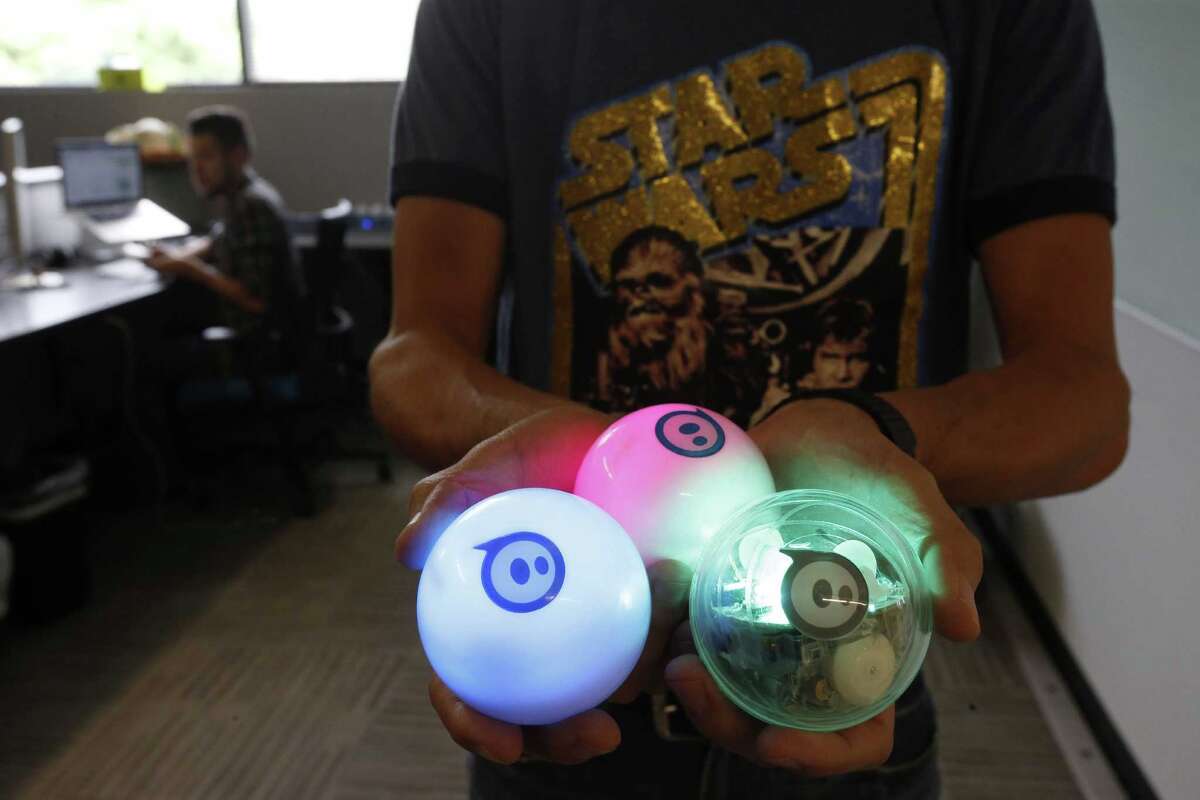 Startup energy brings Disney’s BB-8 droid toy to life
