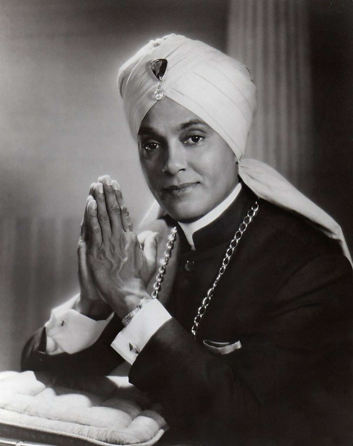 Exotic Korla Pandit hid race under swami persona