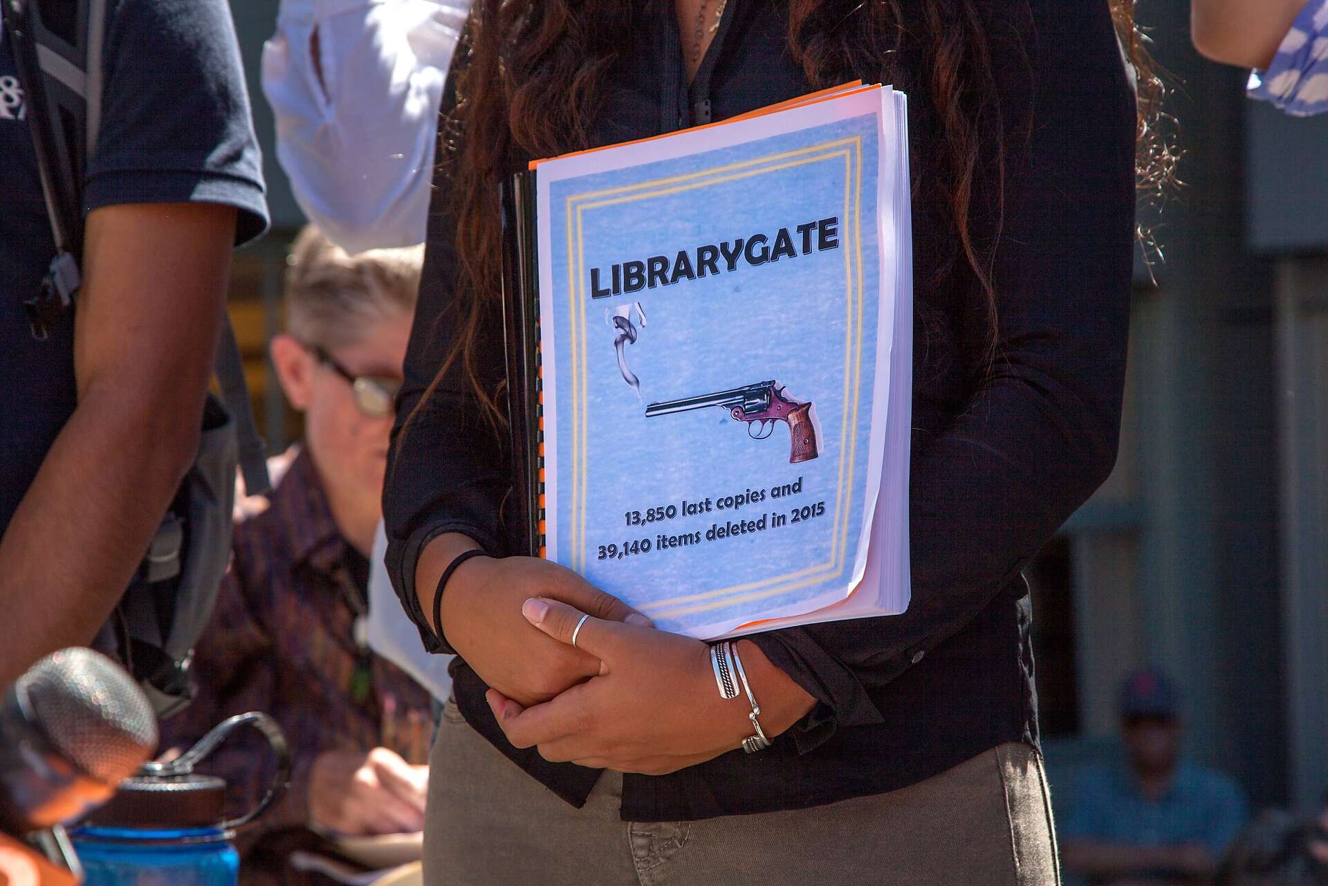 Librarians furious as Berkeley tosses thousands of books