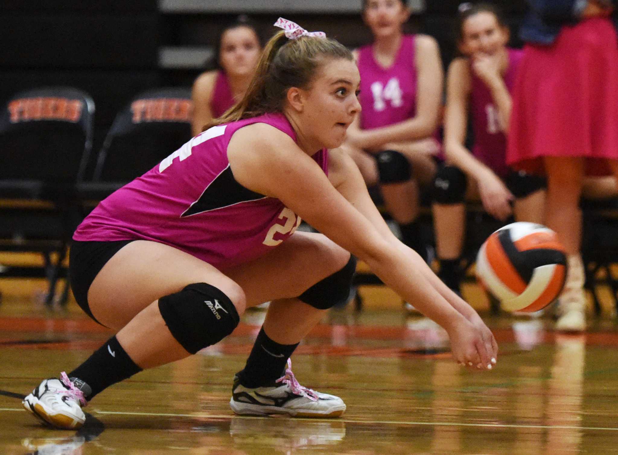 Ridgefield High graduate Rachel Corry taking her golf game to Virginia