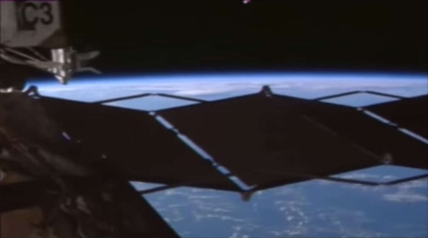 Mysterious purple glow in space station feed suggests alien observers