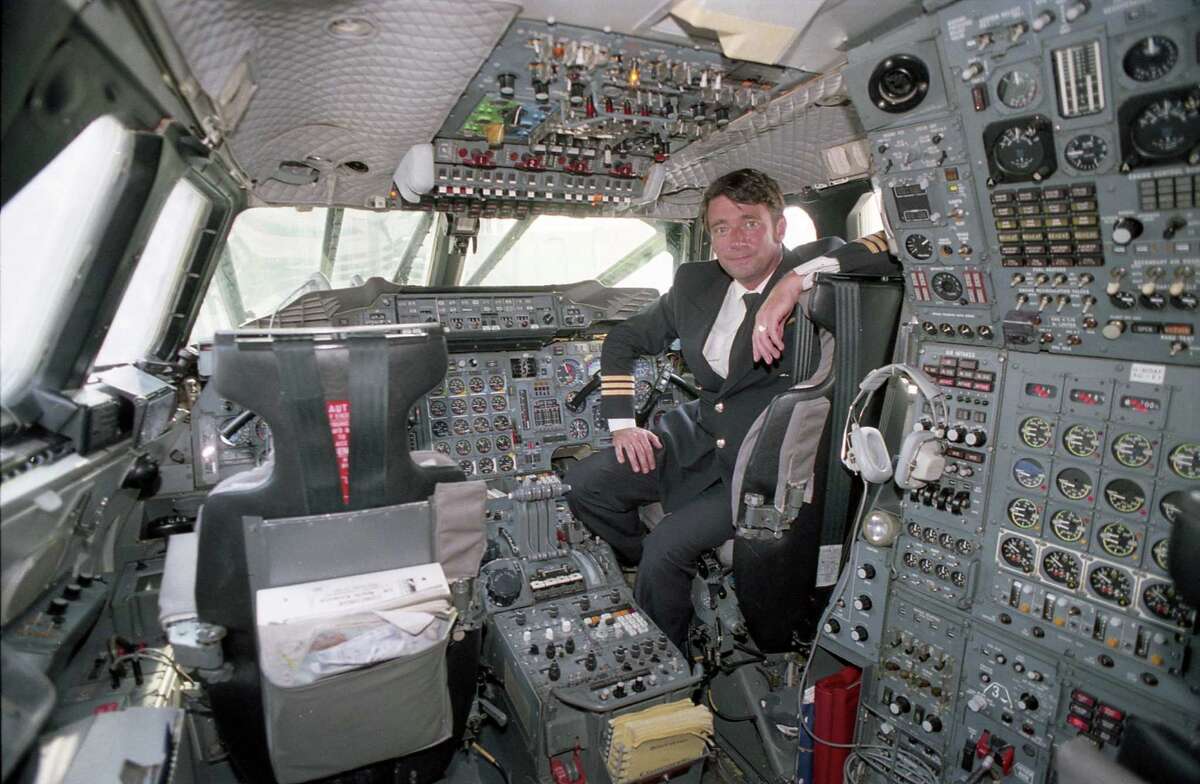 30 years ago: Concorde drops by, Derrick Dolls' new duds, Marvin and Dave