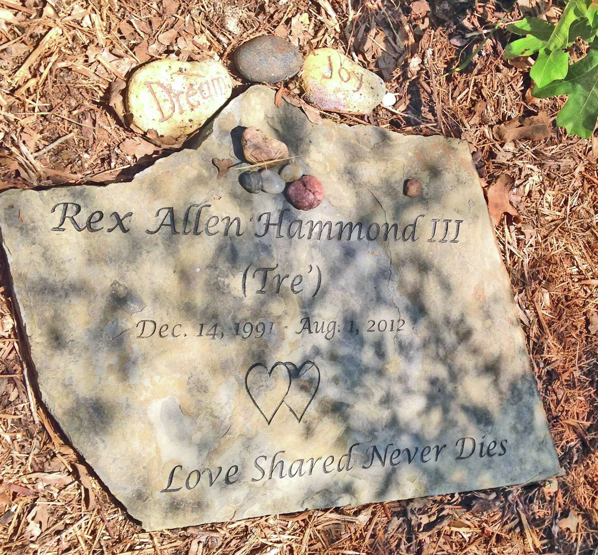 Eloise Woods, Austin-area 'green' cemetery, allows loved ones to bury ...