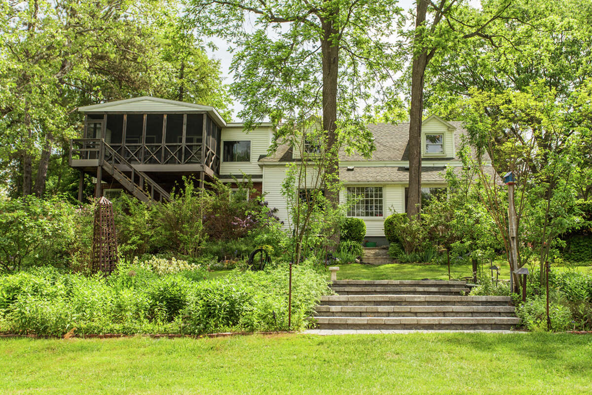 House of the Week: Artists’ retreat in Troy