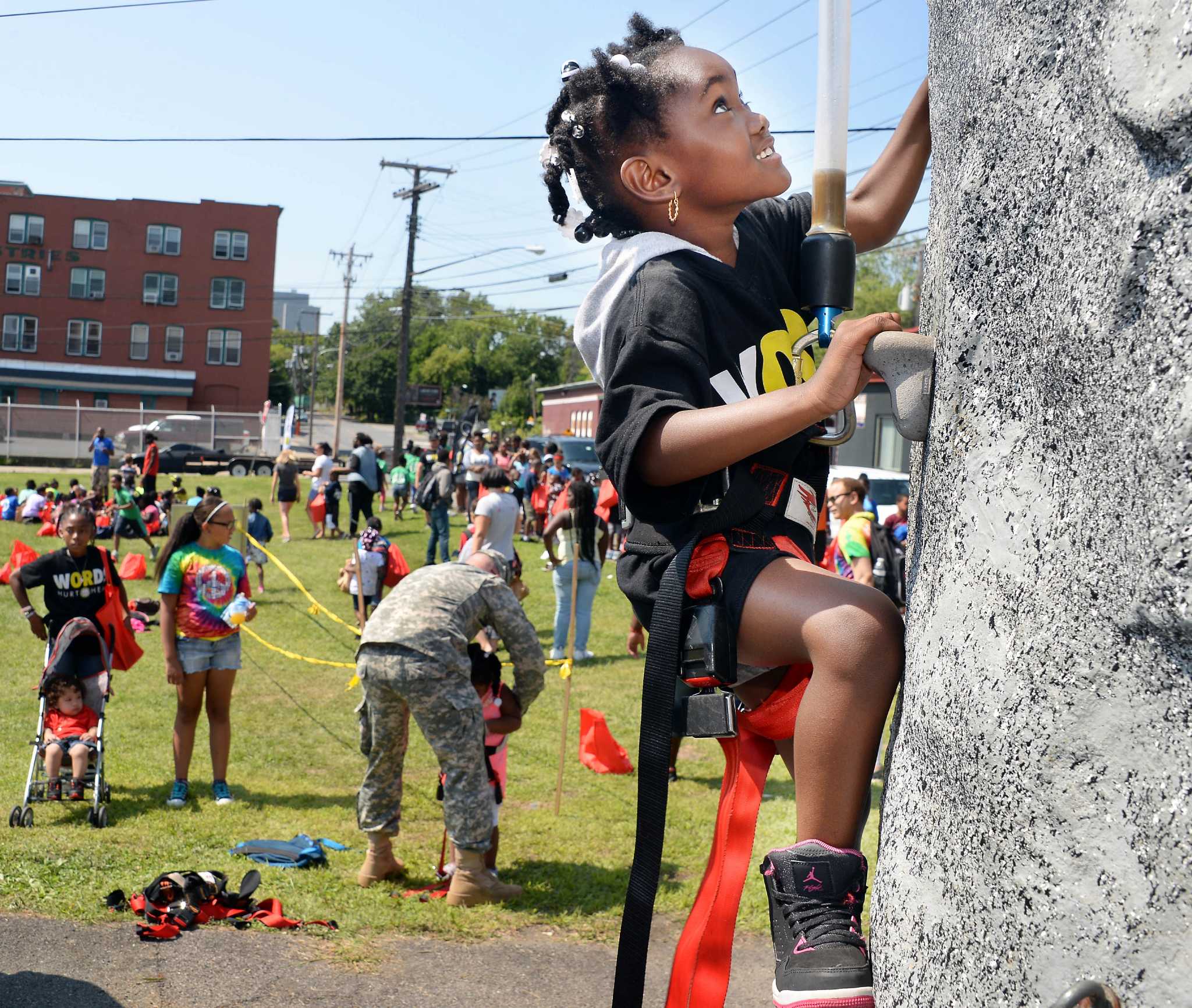 Kids learn words for summer kindness