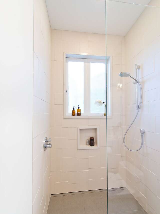 Bathroom vanity: Quick and easy tips from a pro