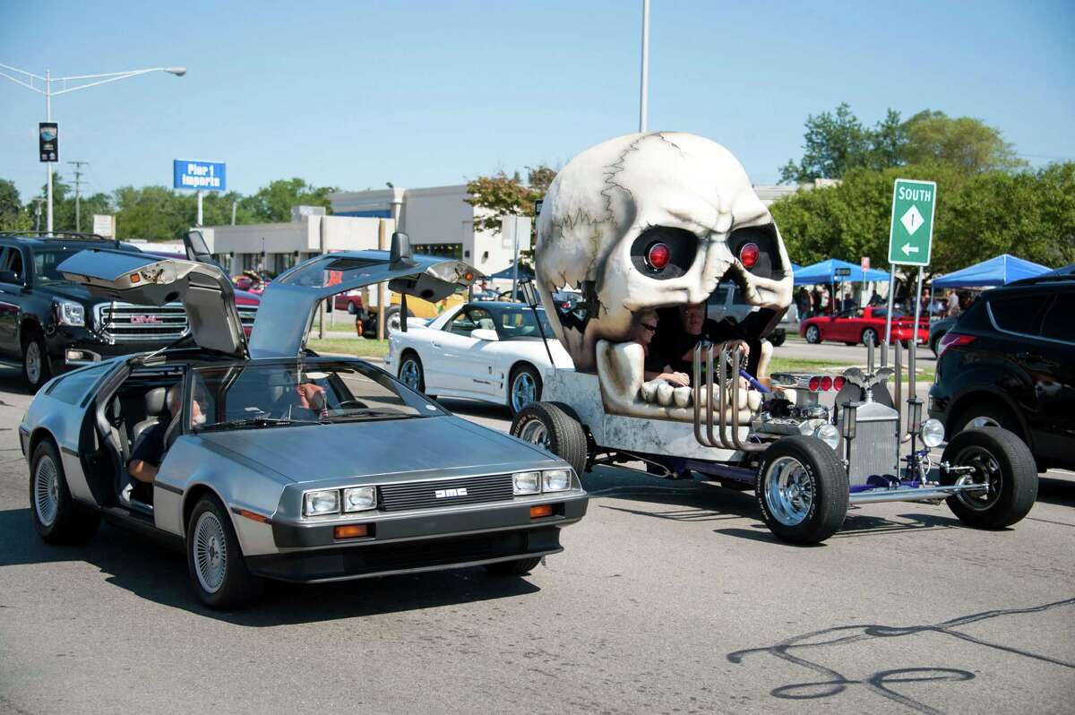 DeLorean restarts car production at Humble plant near Houston