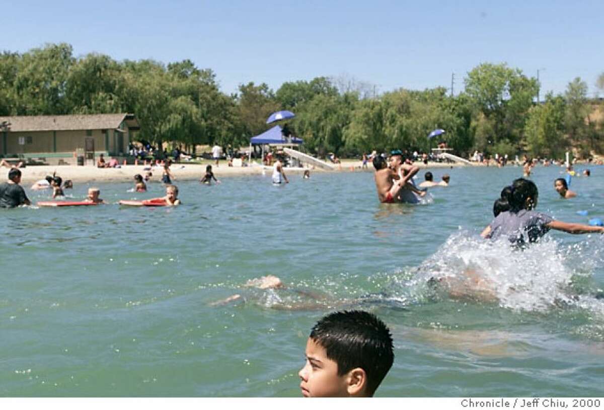 There's a chance of 'dry thunderstorms' in the Bay Area tonight