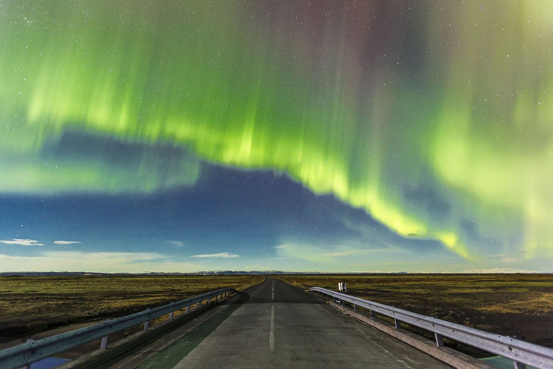 Photo of shocking "strange skies" over Costa Rica