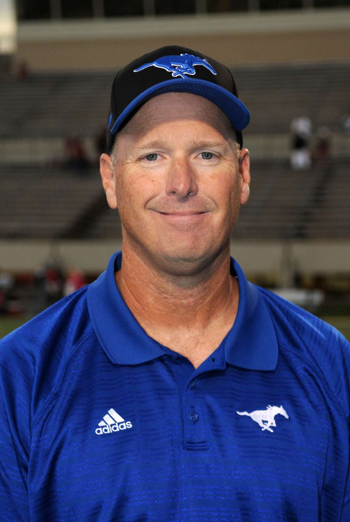 Friendswood's Shelby opens account on top