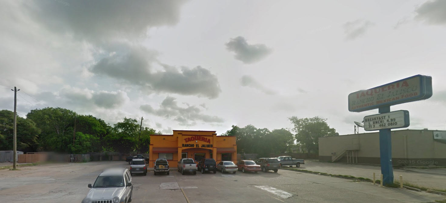Which Houston restaurants have inspection violations?