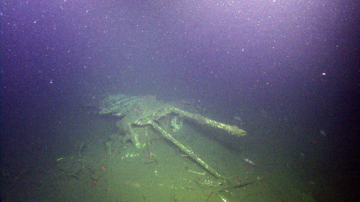 Flying aircraft carrier sunken at bottom of Pacific Ocean explored by ...