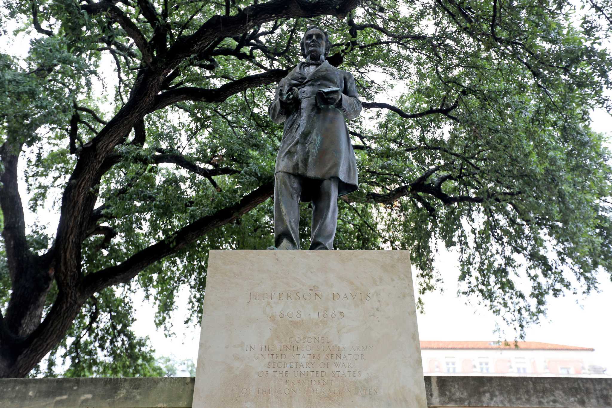 UT to move Davis, Wilson statues