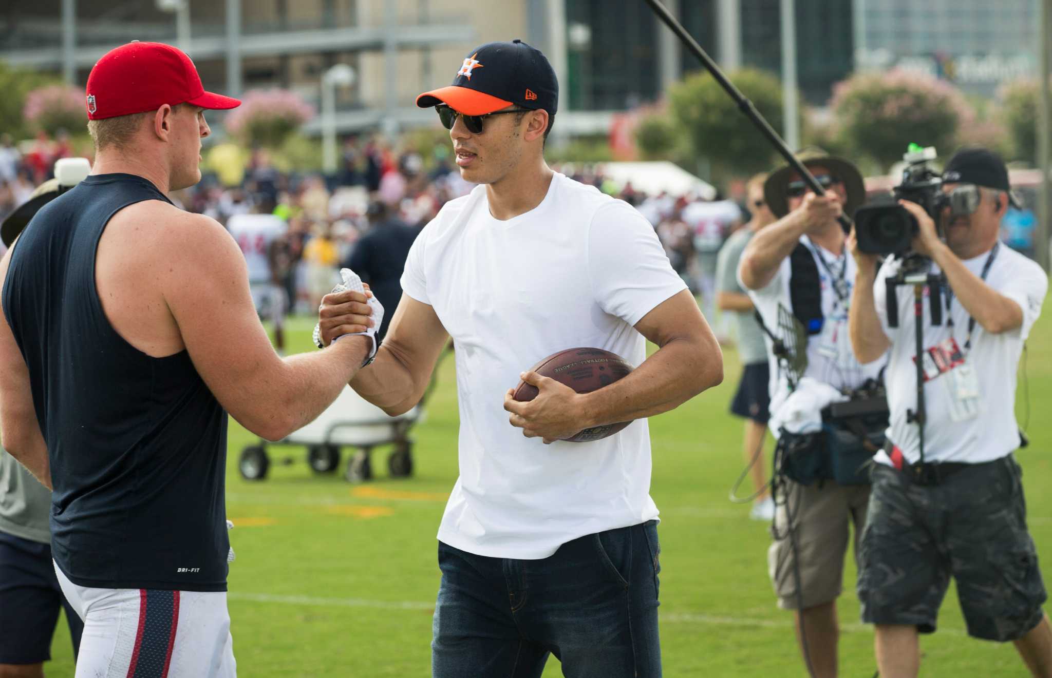 Podcast: Texans mercifully have week off, talking Astros offseason