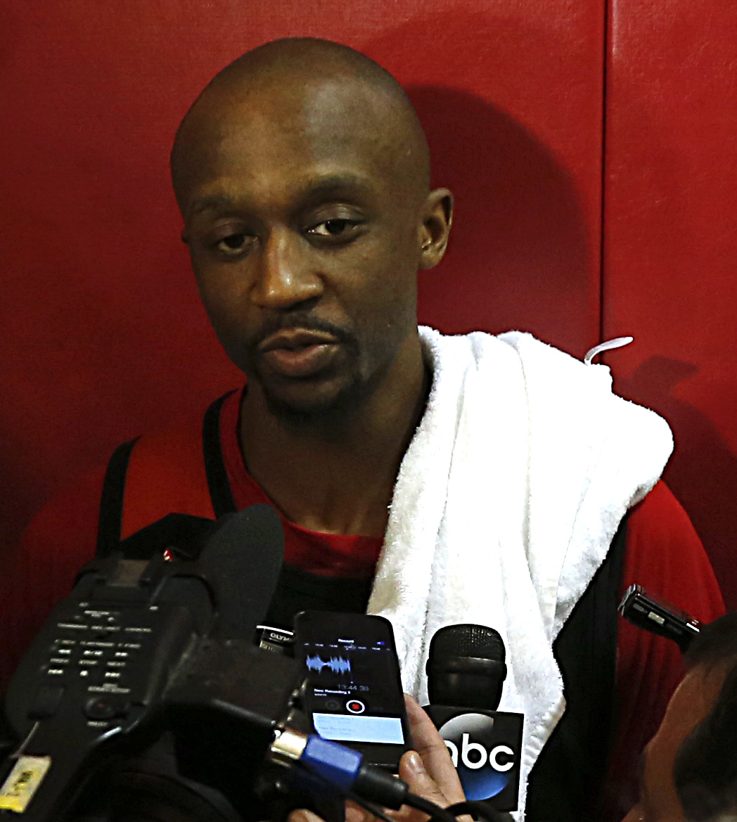 Terry reaches deal to return to Rockets