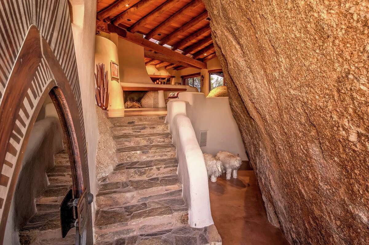 The 'Boulder House' in Arizona is an archaeological wonder