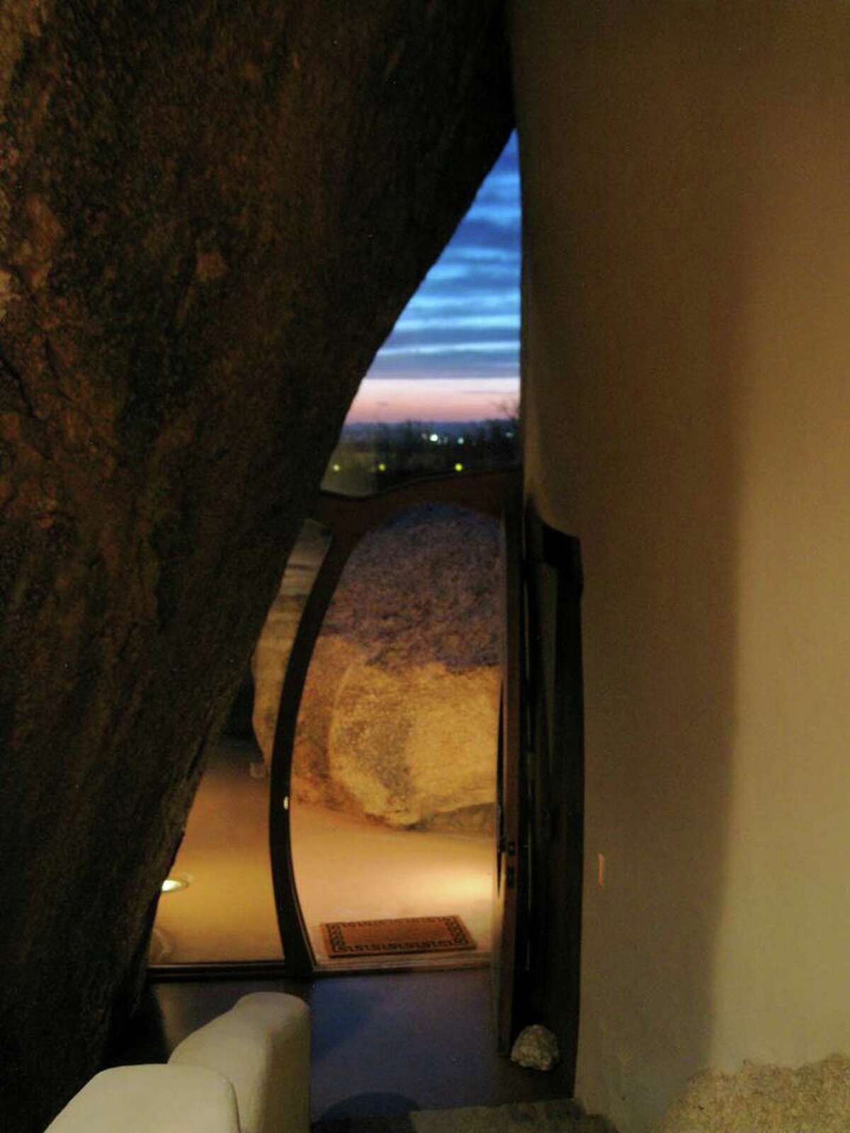 The 'Boulder House' in Arizona is an archaeological wonder
