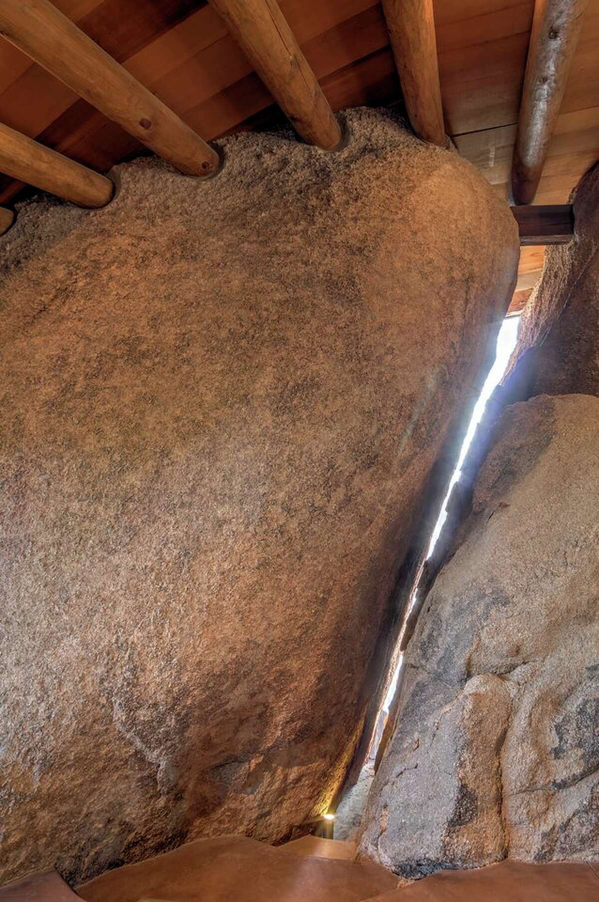 The 'Boulder House' in Arizona is an archaeological wonder