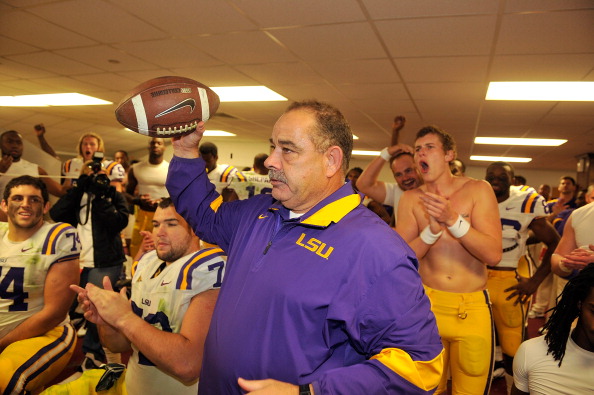 Chavis shows faith in A&M's old defensive staff