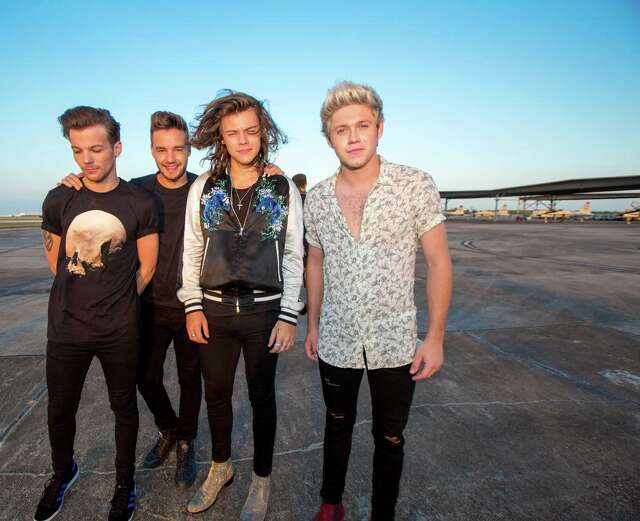 One Direction premieres music video filmed at NASA