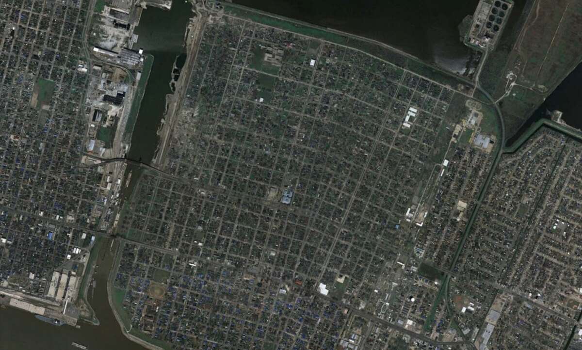 Hurricane Katrina: New Orleans satellite images before and after the ...
