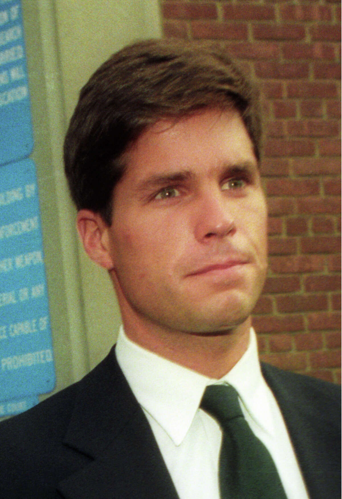 Alex Kelly now a skydiving instructor