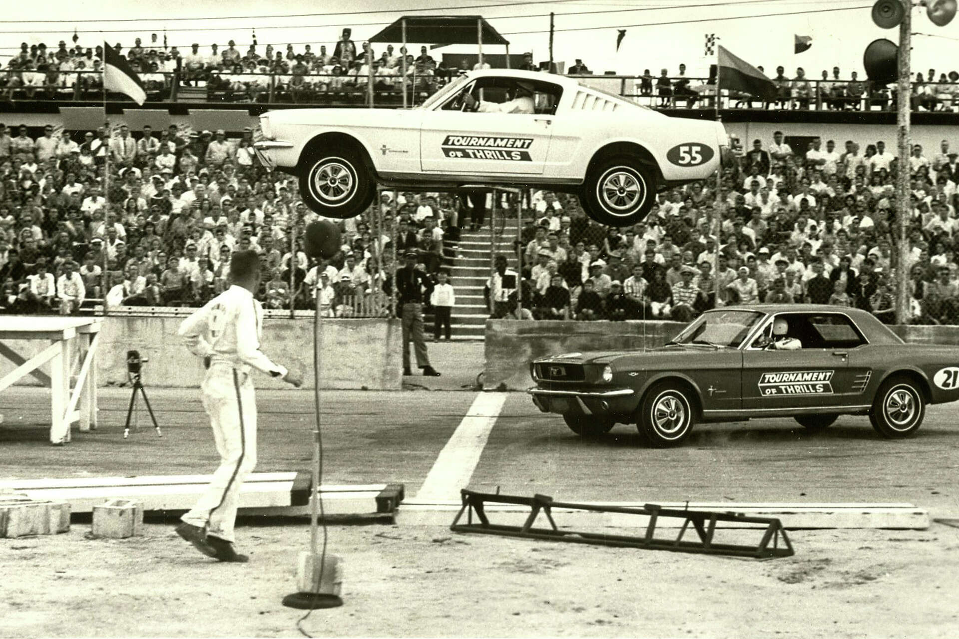 Death-defying auto stunts were ’50s draw