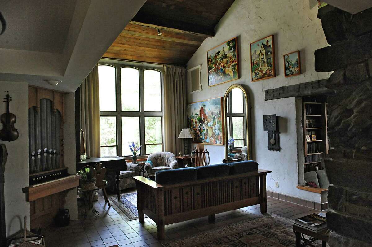 Breitenbach Castle in Altamont opens to weddings