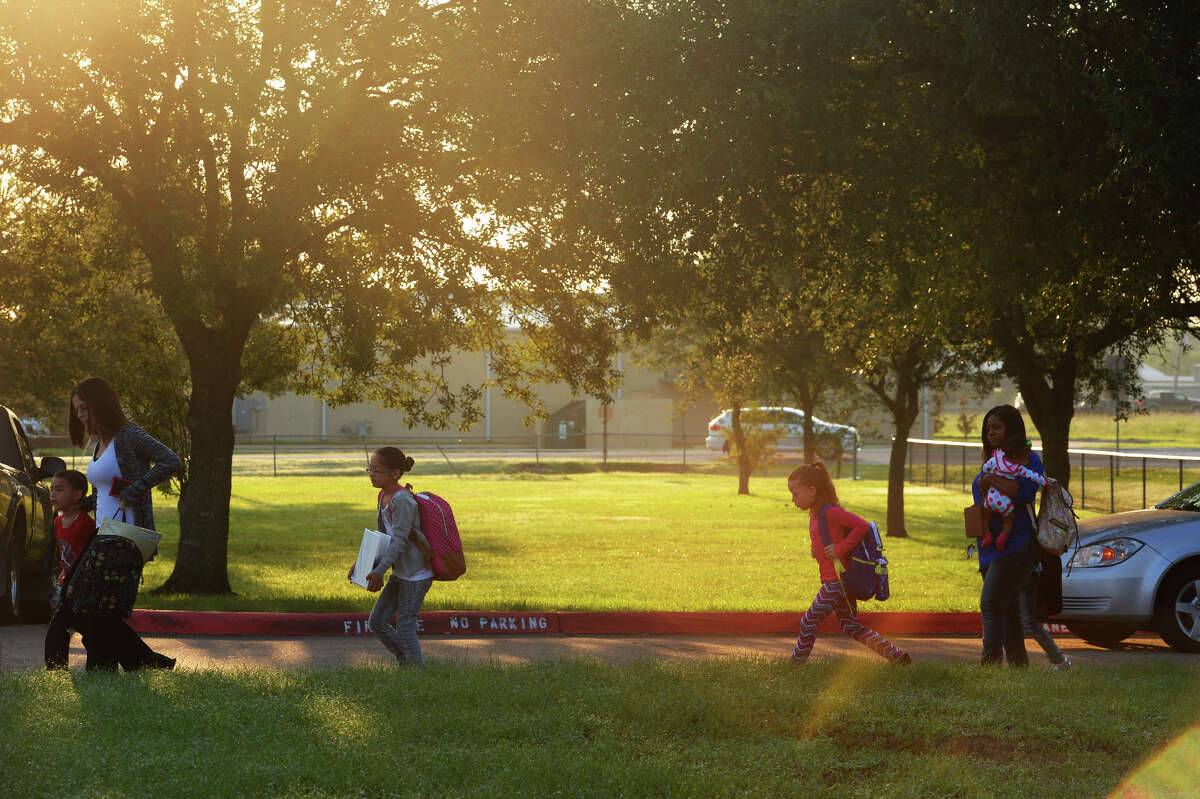 BISD opens; parents bring kids in, leave happy