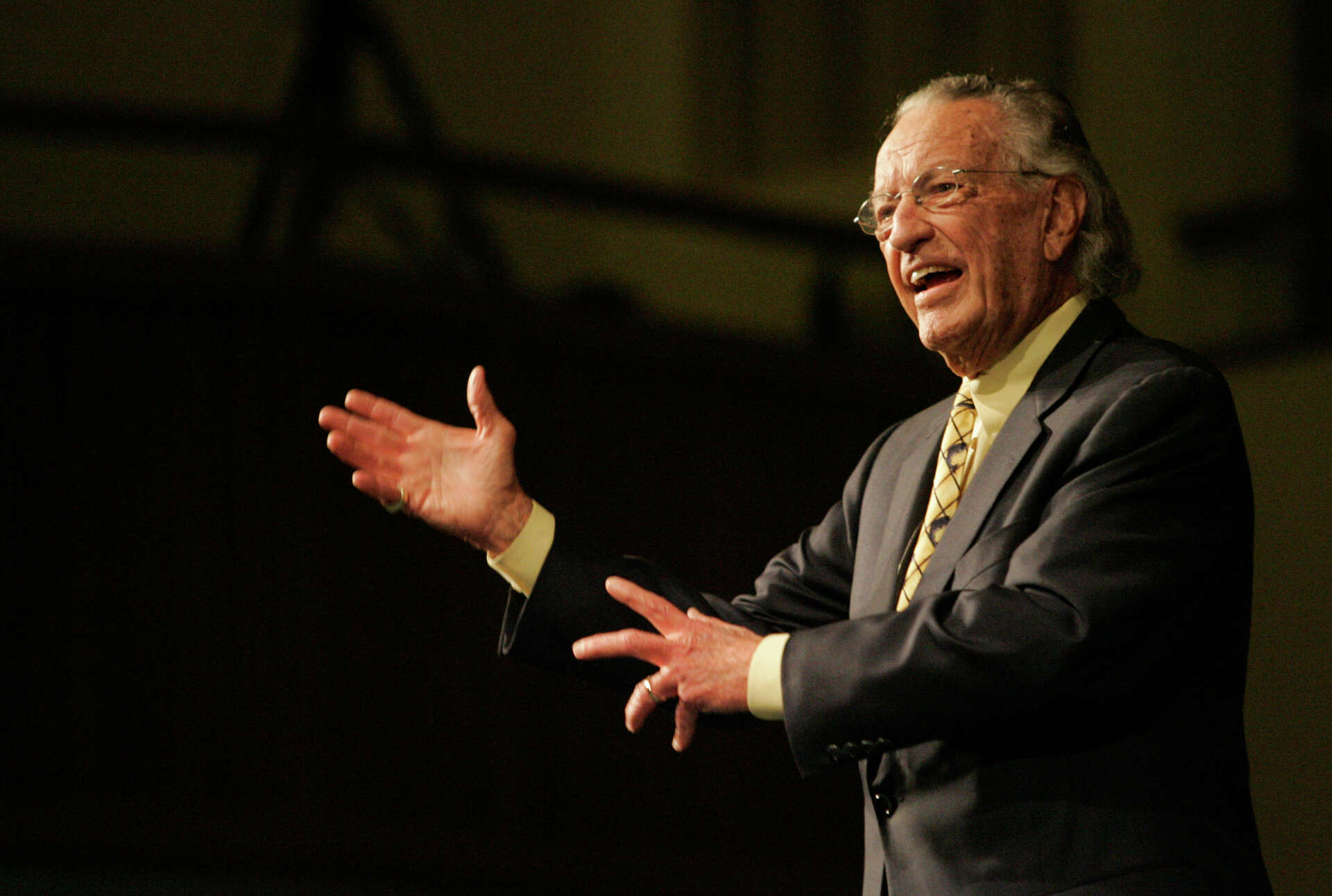 Popular San Antonio pastor Buckner Fanning dead at 89