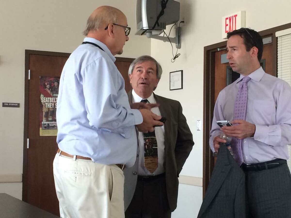 Fans at airport call American Pharoah's arrival "momentous"