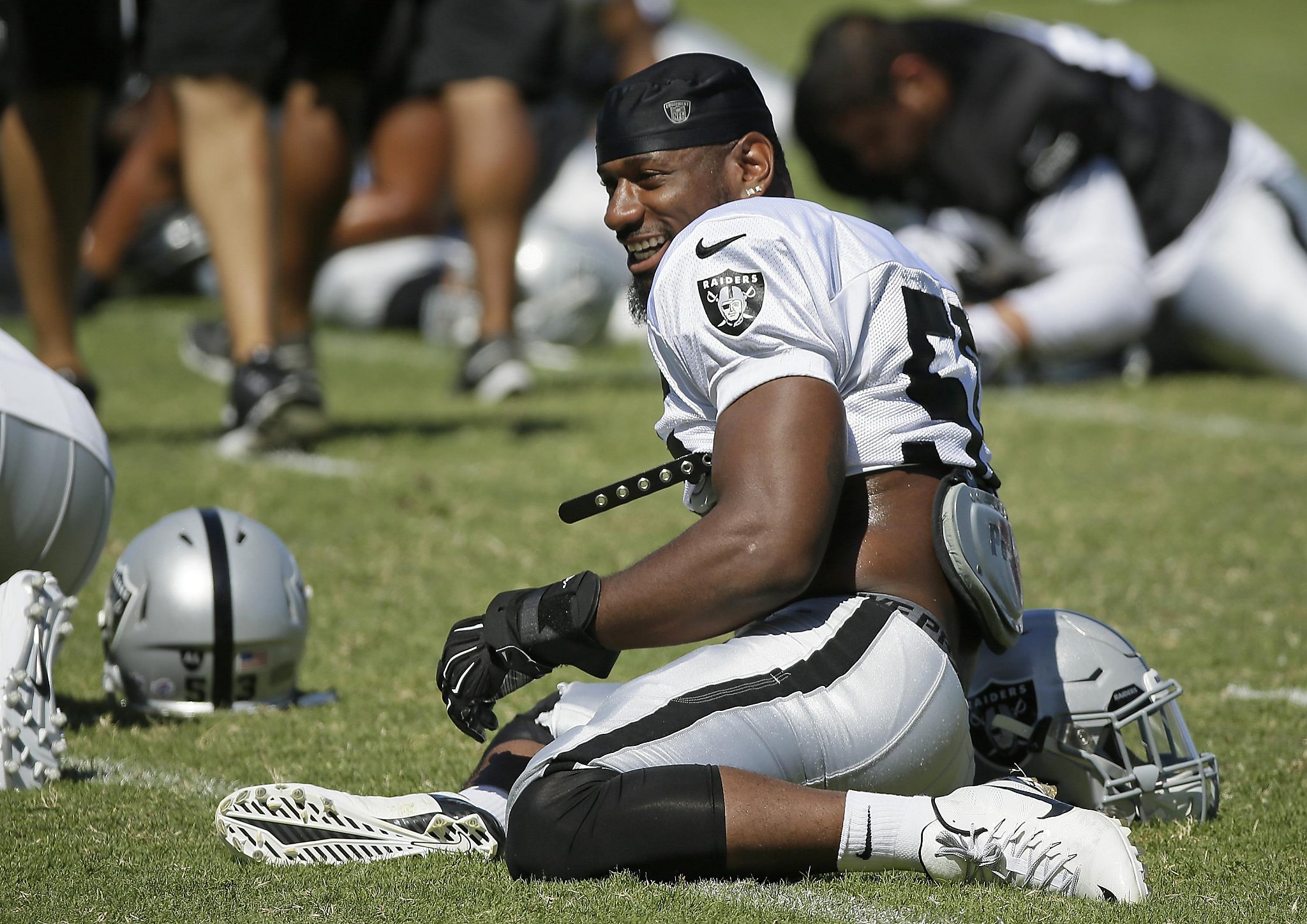 Raiders’ Sio Moore, Roy Helu Jr. must compete for playing time